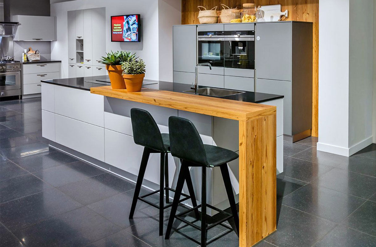Keuken met bar | Bemmel & Kroon keukens